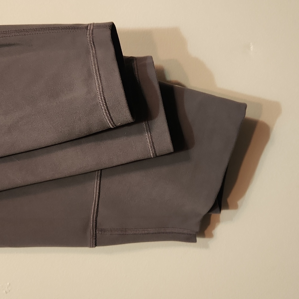 Lululemon Rare Color Titanium Align Leggings Size 8 - Gem